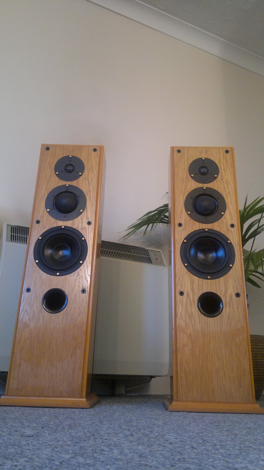 The Vintage HiFi: Ruark Crusader II Speakers